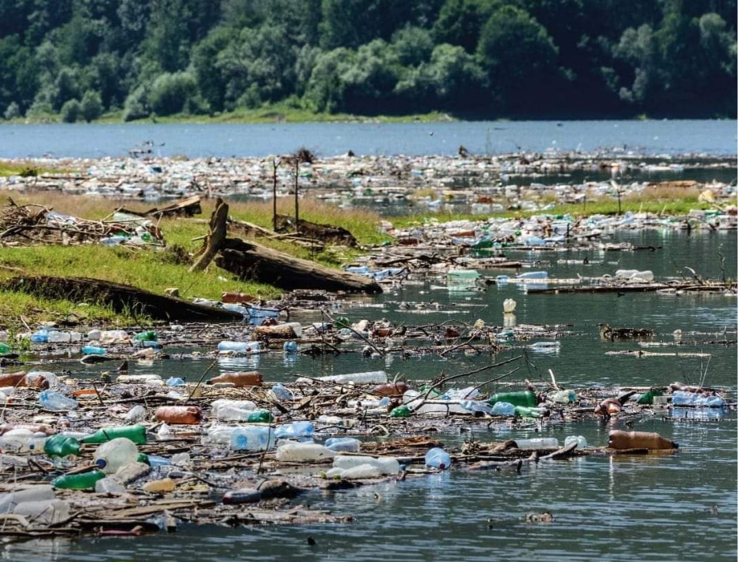 Malgré le projet « Kintoko » : les déchets plastiques font toujours la ...
